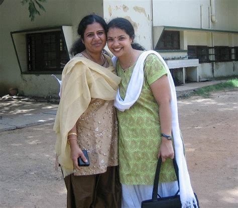 Vandana Which Aunty Is Ur Fav 031 040
