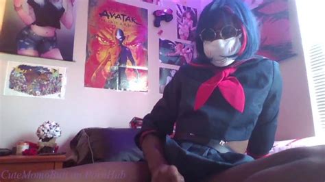 Cosplay Trap Fucks Her Pussy And Takes The Knot