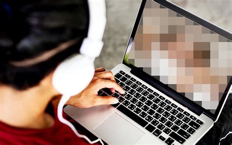 Sex Video Shock For Form Babes During Virtual Exam FMT