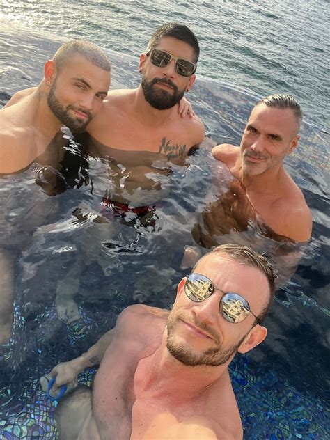 Jeffrey Lloyd On Twitter Surrounded By Those Handsome Guys What Can