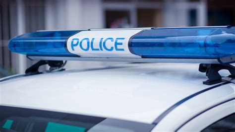 Хванаха жена от Червен Бряг да продава онлайн незаконни стоки от дома си Престъпления Крими