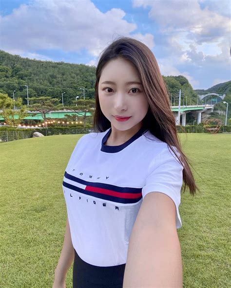Cutie R Aespleasingasiangirls