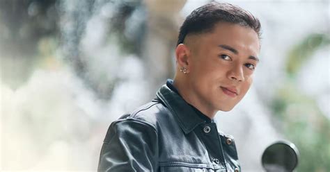 The Voice Sofronio Vasquez Is A 31 Year Old Singer From Philippines