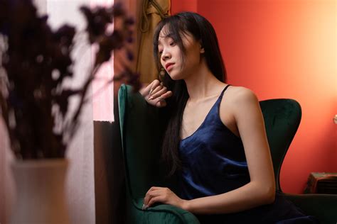 國模眼鏡娘（九九）大尺度人體私拍套圖 47311