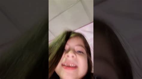 Yo descubierto que mi hermana no duerme no puede ser ella se por mí me decía YouTube