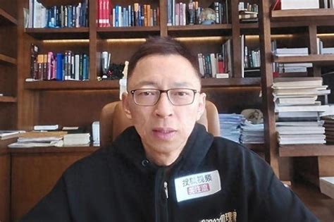 星际访客3iatlas彗星将远离 张朝阳从第一性原理详解其双曲线轨道 雷递网 乐天 11月27日近日，一颗名为3iatlas的彗星引发了