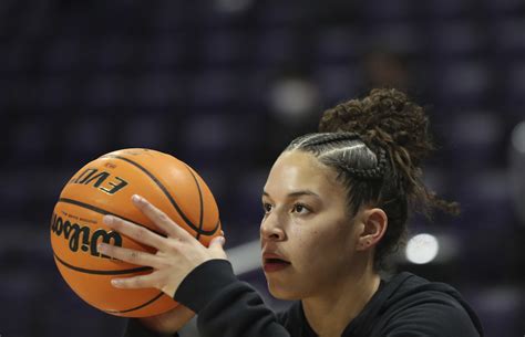 Photos Northwesterns Veronica Burton Chicago Tribune
