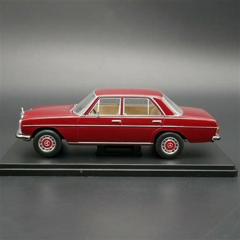 Ixo 124 Mercedes Benz W115 200d 1968 Diecast Car Model Metal Toy