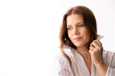 Unleashing Feral Side Amy Adams Connects With Nightbitch Los