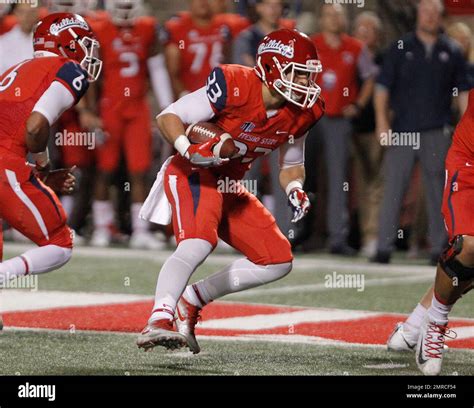 Fresno States Josh Hokit Heads Into The Line Against Nevada In The