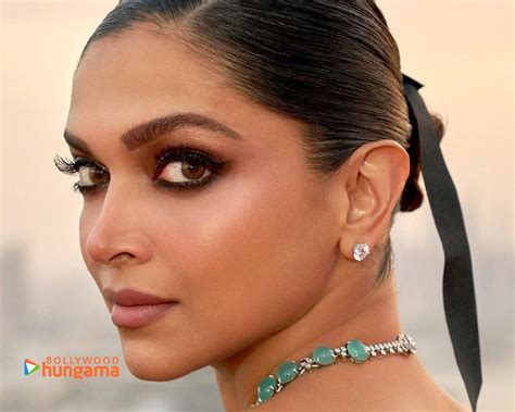 Deepika Padukone Wallpapers Deepika Padukone 4 69 Bollywood Hungama