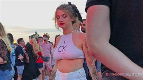 Re Bralessday Voyeur Spycamera Beach Topless