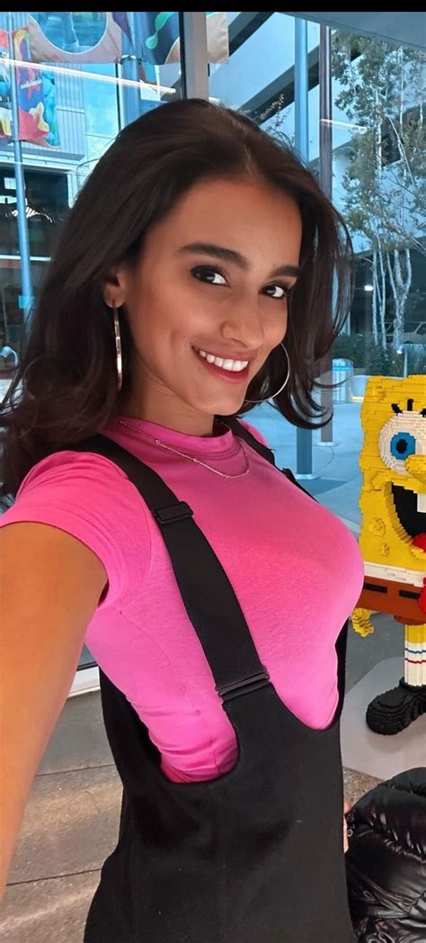 Spongy R2busty2hide