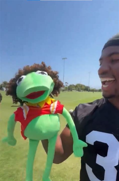 Patrick Mahomes Coach Responds To Las Vegas Rookies Kermit The Frog