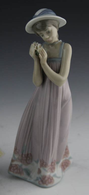 Lot Lladro Porcelain Cindy 5646 And Other Figurine