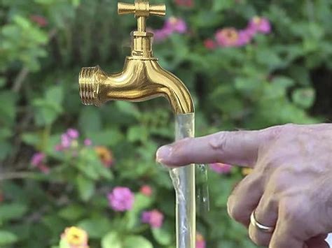 Фонтан кран, що підвисає в повітрі Золото: ціна 335 грн - купити ...