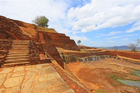 Complesso Del Palazzo Di Sigiriya Patrimonio Mondiale Dellunesco