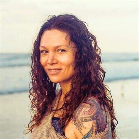 Domini Anne Domini Anne On Threads