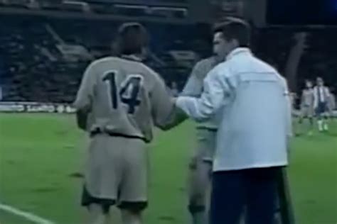 Qué Fue De La Vida De Fernando Navarro El Jugador Que Recibió El Honor