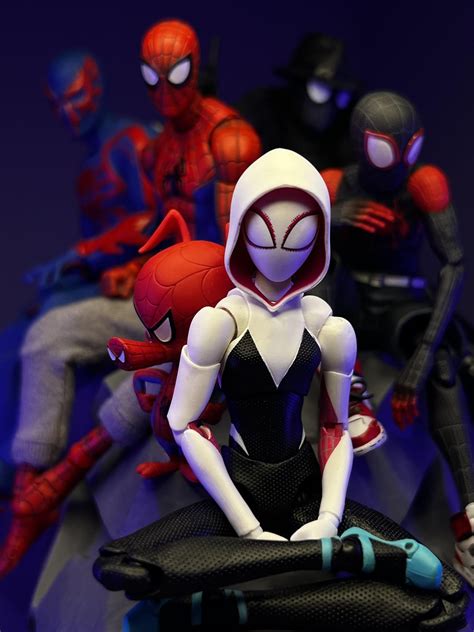 The Spiderverse Crew Ractionfigures
