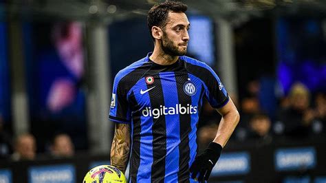 Hakan Çalhanoğlu Galatasaray Formasıyla Galatasaray Gazetesi