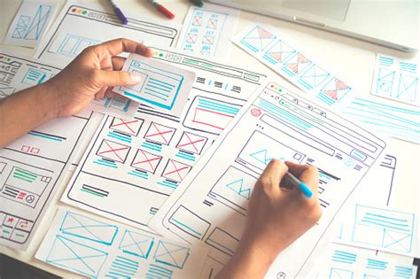 웹 사이트 디자이너 크리에이티브 계획 응용 프로그램 개발자 개발 초안 스케치 그림 템플릿 레이아웃 프레임 워크 와이어 프레임 디자인 스튜디오 사용자 환경 개념 개념에 대한