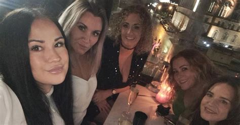 Mums Ginger Hair Goes Up In Flames While Posing For Photo At Bottomless Brunch Trendradars