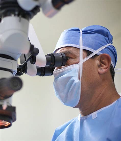 Perfil Dr Antonio Quintero