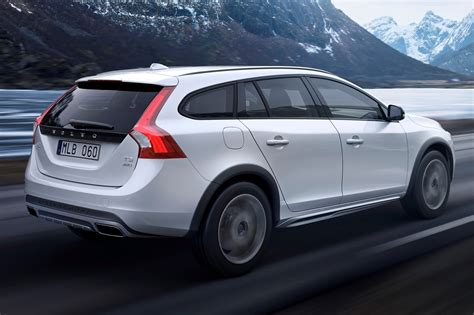 2016 Volvo V60 Cross Country Vins Configurations Msrp And Specs