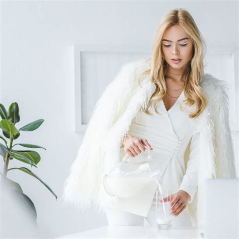 What Is Plant Based Milk And Why Do People Love Them