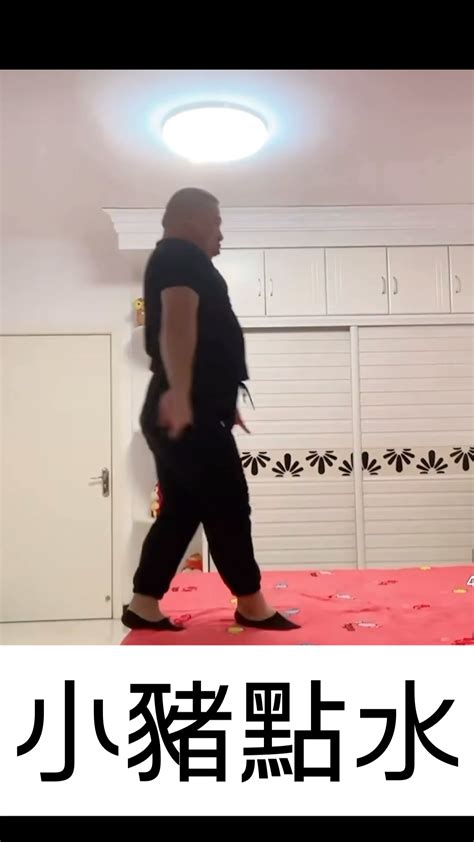 Av姐夫 我家也沒有在折衣服的😝😝😝 衣櫃 衣櫥 裝修 裝潢 折衣服 Instagram