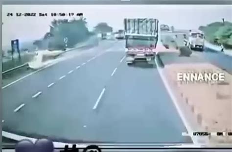 Dr Raveendra Adusumilli On Linkedin 🎩 Hatsoff To The Truck Driver Who Saved Two Lifes