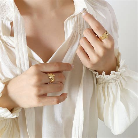 Emmi Ring Frøken Anna And Fyr