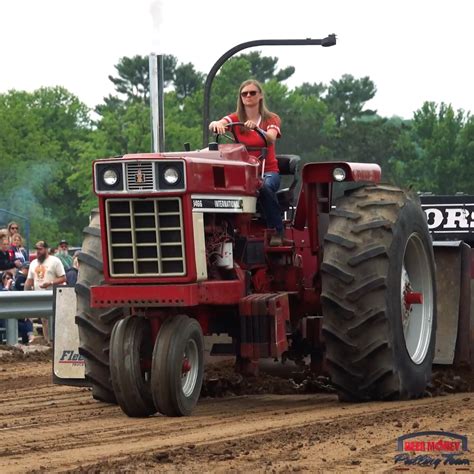 10 Minutes Of Classic John Deere Tractor Pulling Deere And Company