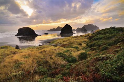 Hidden Towns Of Gold Hill Oregon Touristsecrets