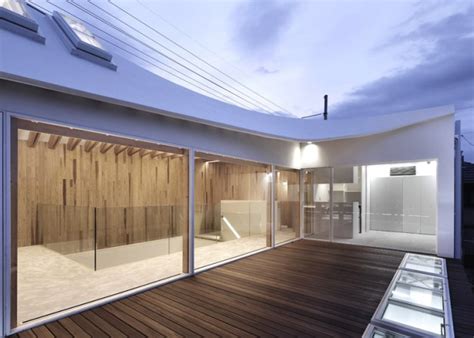 Kohki Hiranumas Dental Surgery Has Curvy Corners And A Twisted Roof