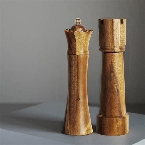 Maitton Salt And Pepper Grinder Chess Design Wooden Pepper Mill Set