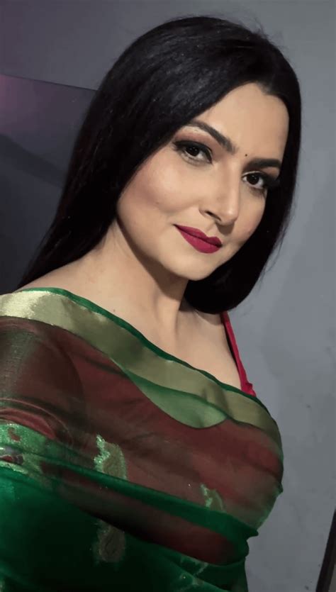 Busty Chitra Tripathi In Red Blouse But Without Bra See Pics And Share Your Ongoing Thoughts