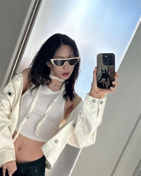 태연 크롭티 입고 납작배 노출뱃살이 1도 없네 Osen