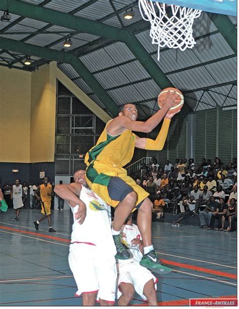 La Mjca Monte Dans Le Carré