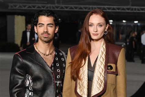 Joe Jonas Sophie Turner Erste Worte Joe Jonas Und Sophie Turner
