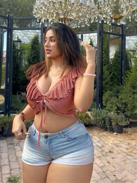 hot social media influencer samruddhi kakade viral sex video