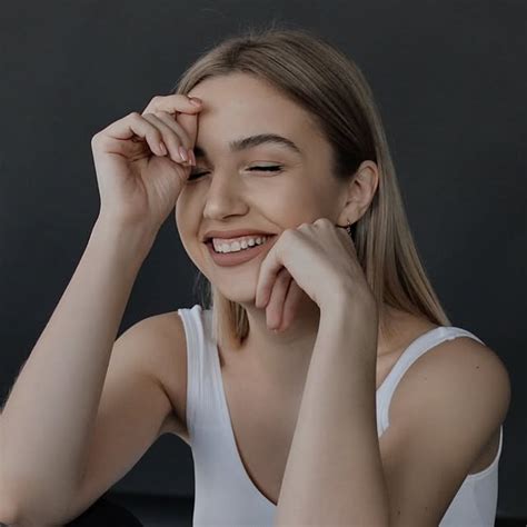 Аня Лагутик • съемка Reels • монтаж • видеоконтент Anyalagutik