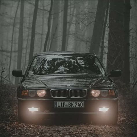 BMW E38 in the Forest