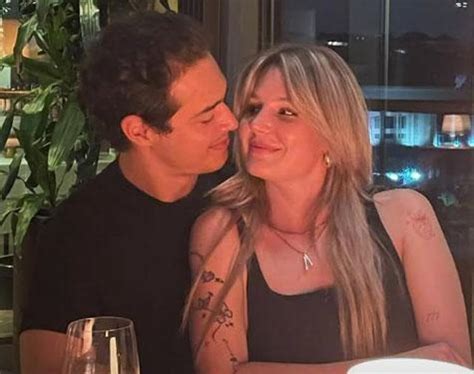 Lidya Pınar Doğum Gününde ünlü Oyuncuyla Aşkını Ilan Etti Magazin