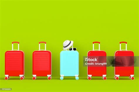 녹색 배경에 선글라스와 모자와 현대 파란색과 빨간색 가방 가방 여행 개념 휴가 여행 공간을 복사합니다 최소한의 스타일 3d 렌더링 일러스트레이션 3차원 형태에 대한 스톡