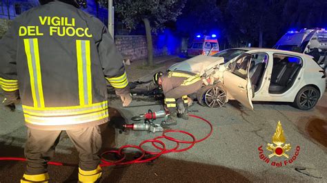 Brutto Incidente Nella Notte Allingresso Di Orani Un Uomo In Gravi