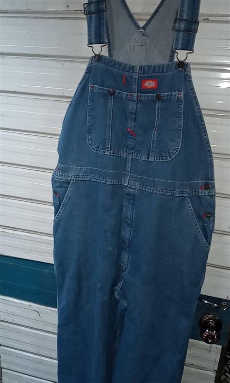 Dickies Jumper Old Skul Red Patch Mens Fashion Tops And Sets Tshirts And Polo Shirts On Carousell