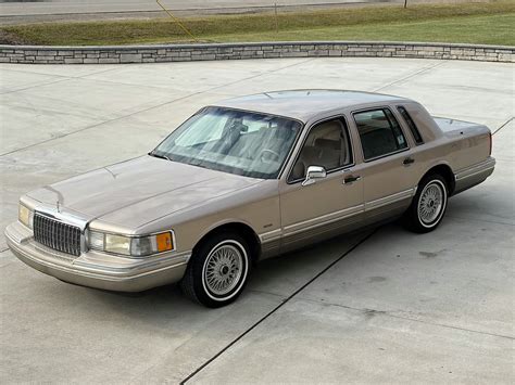 1993 Lincoln Town Car With 46k Miles Up For Auction