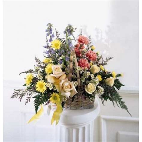 Loving Remembrance Basket · S32 3169 · Ftd ·